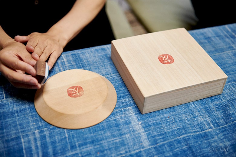 Japanese Lacquer-finished Kamakura-bori Wood Carving under Kyukei Goto