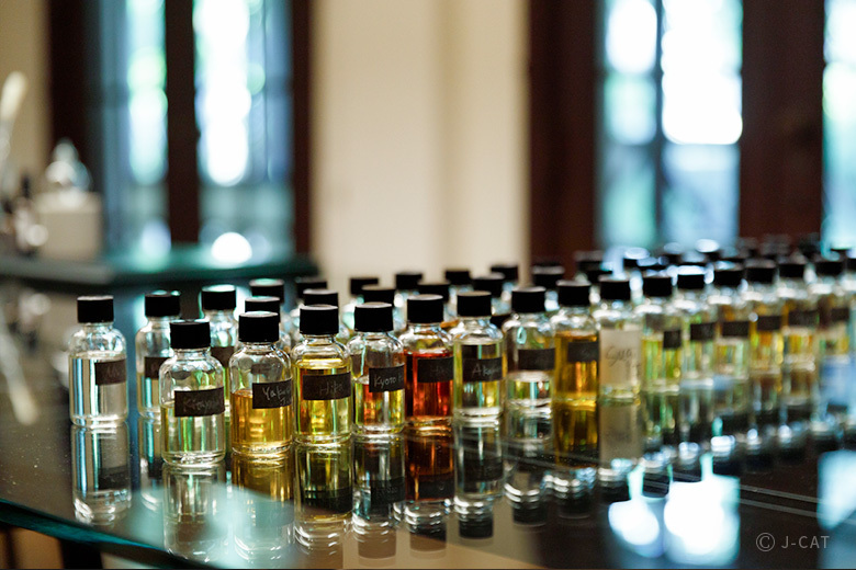 Private Japanese Scent-Making Experience with a Scenting Designer in Tokyo
