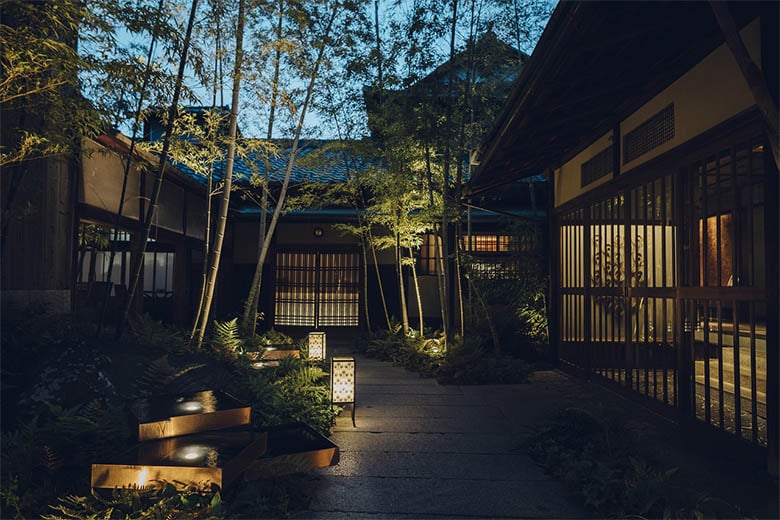 Learn Traditional Lacquer-based Kintsugi at a Historic Higashiyama ...