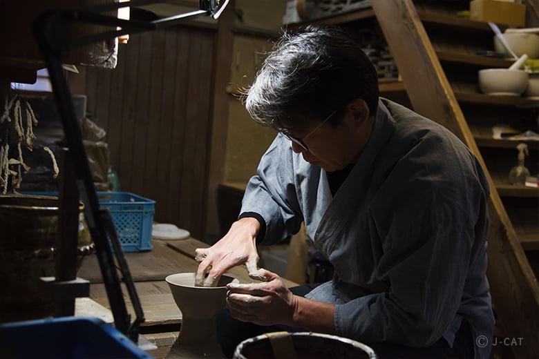 Throw Kyo-yaki and Kiyomizu-yaki Ceramics Full of Functional Beauty at ...