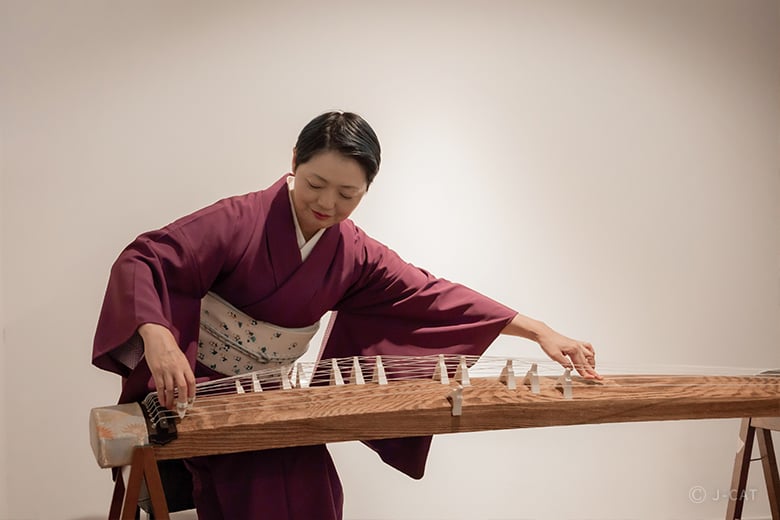 Koto Lesson & Live Performance by a Celebrated Koto Player at a ...