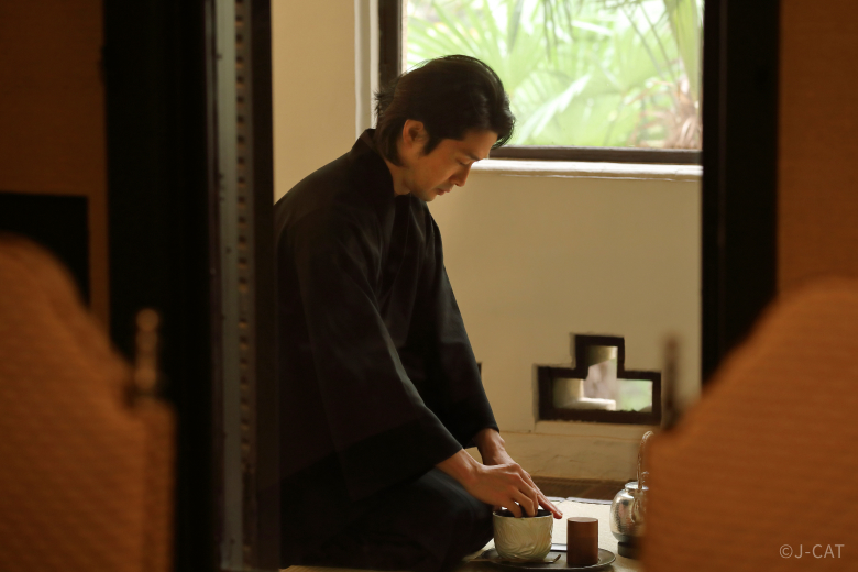 A New Style of Tea Ceremony for Self-knowledge and Insight, at a Historic Tokyo Mansion
