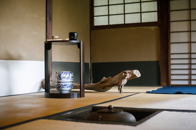 Experience Calligraphy and Tea Ceremony in a Kyoto Tea Room – Japanese ...